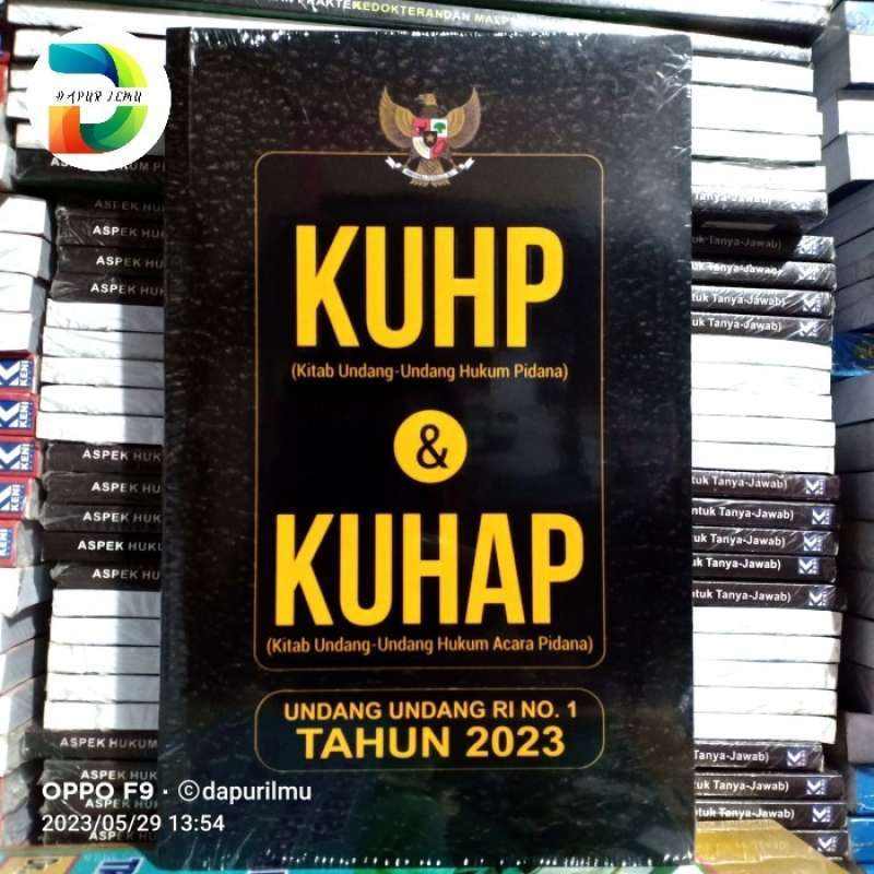 Jual Buku: Kuhp (kitab Undang-undang Hukum Pidana) & Kuhap (kitab Undang-un Di Seller Circlet ...