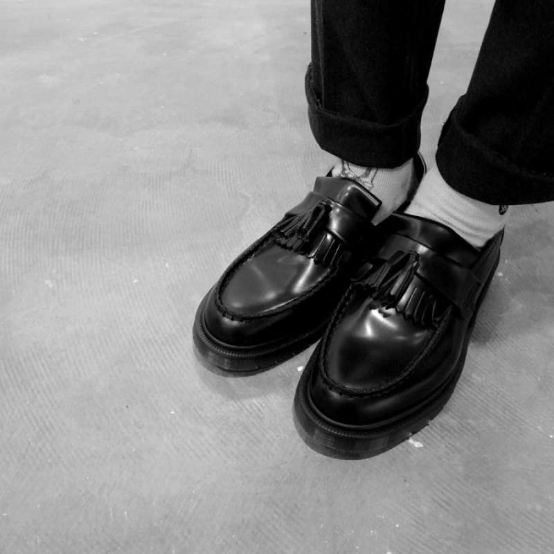 Jual Dr Martens Adrian Tassel Black Docmart Solovair Di Seller Wd_store ...