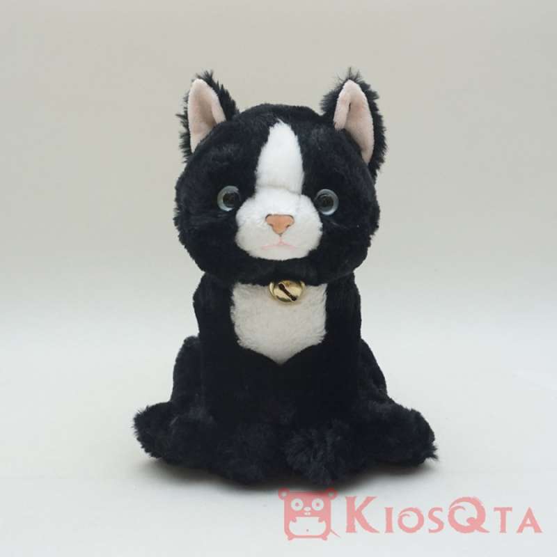 boneka kucing hitam