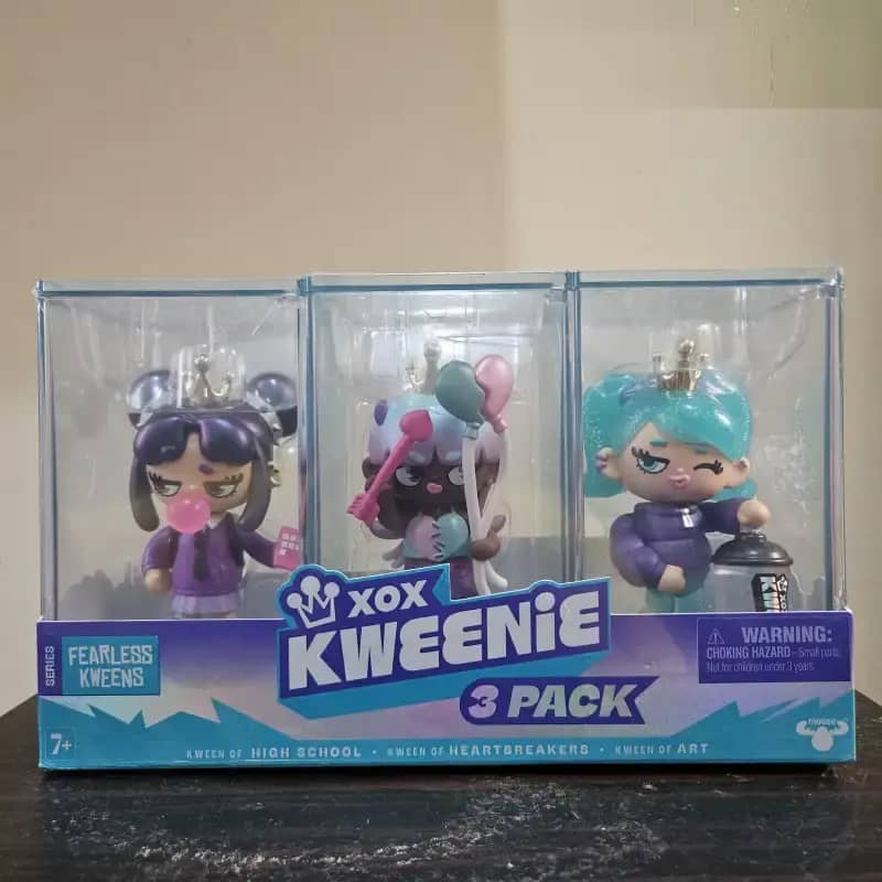 Jual Figure Xox Kweenie Kweens Series Premium Figurine And Display Case ...