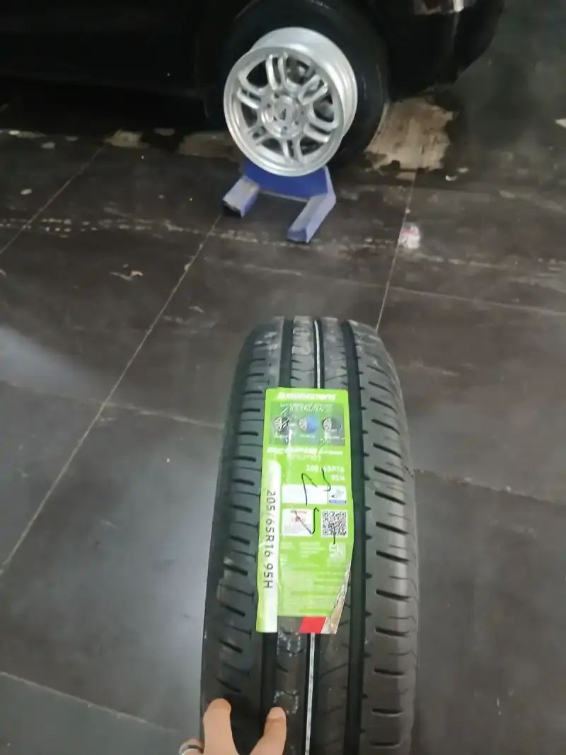 Harga Ban Toyota Rush Bridgestone 💯 Terbaru, Spesifikasi, & Kredit Mei 2026
