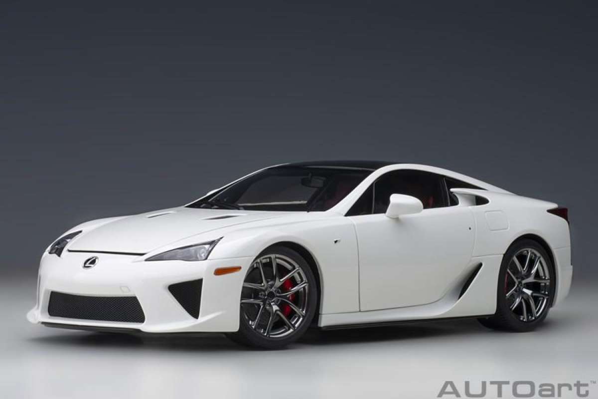 Jual 1/18 AUTOART LEXUS LFA WHITEST WHITE CARBON BLACK di Seller ...