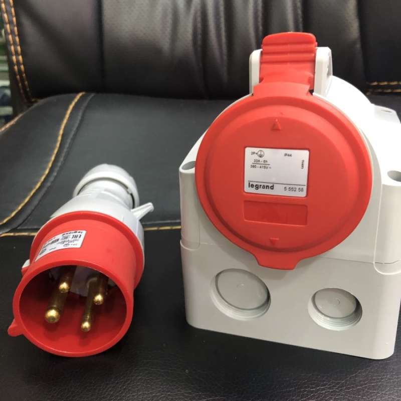 Promo Soket industri surface mounting 4 kaki 32A plug & socket 4 pin ...