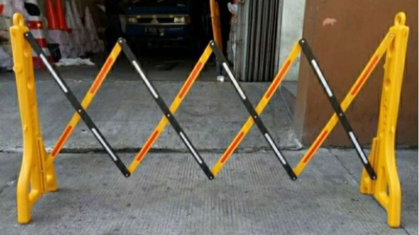 Jual Board Barrier,pagar Lipat Palang Jalan Pembatas Jalur Line Plastik ...