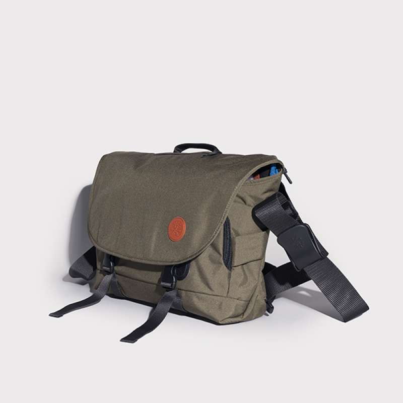 Jual Crumpler Slim Messenger Bag - Brace Brace - Trek Green Di Seller ...
