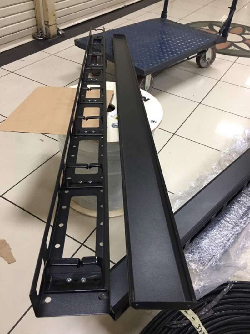 Promo Cable Duct Metal / Wire Management Vertical For Rack 42u /45u ...