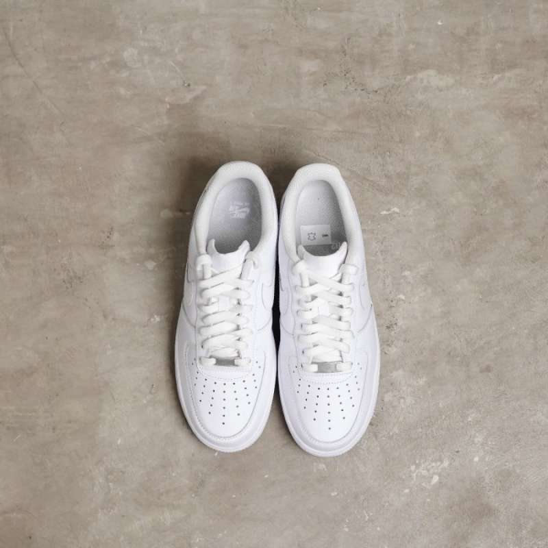Jual Sepatu Nike Air Force 1 Triple White Sneaker 100% Original - 42.5 ...