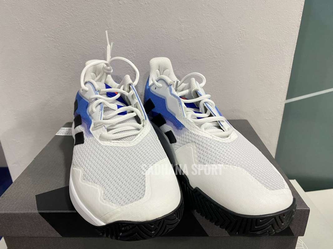 Jual Sepatu Tenis Adidas Courtjam Control Putih Hitam Biru [HQ 8468] di ...