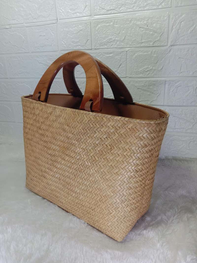 Jual Tas Anyaman Pandan Handle Kayu/tas Etnik/tas Estetik Wanita/hand ...