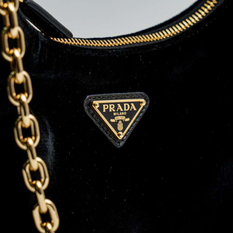 Jual Prada Re-edition Velvet Leather Mini Shoulder Bag Black Di Seller ...