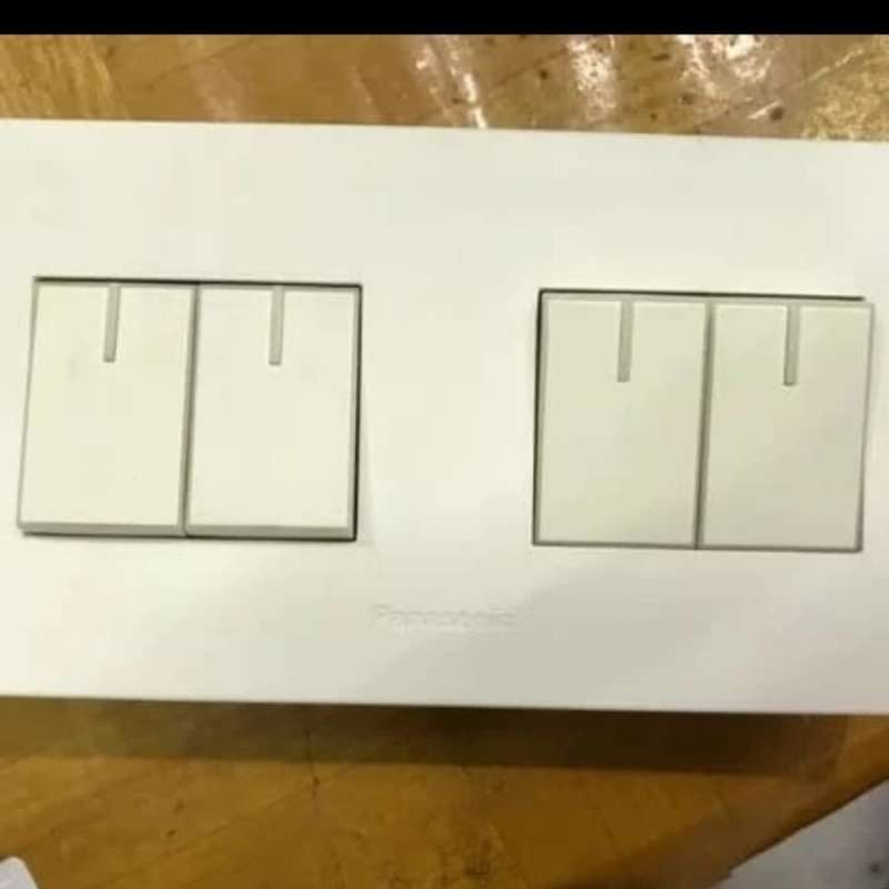 Promo Saklar 4gang Sakelar 4 Gang Panasonic Hitam Silver Putih Switch ...