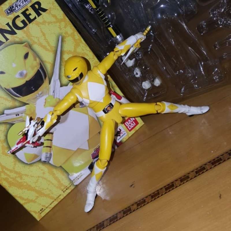 Promo Bandai SHF Tiger Ranger from Kyoryu Sentai Zyuranger / Yellow ...