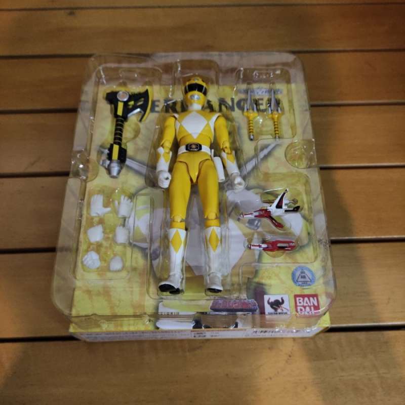 Promo Bandai SHF Tiger Ranger from Kyoryu Sentai Zyuranger / Yellow ...