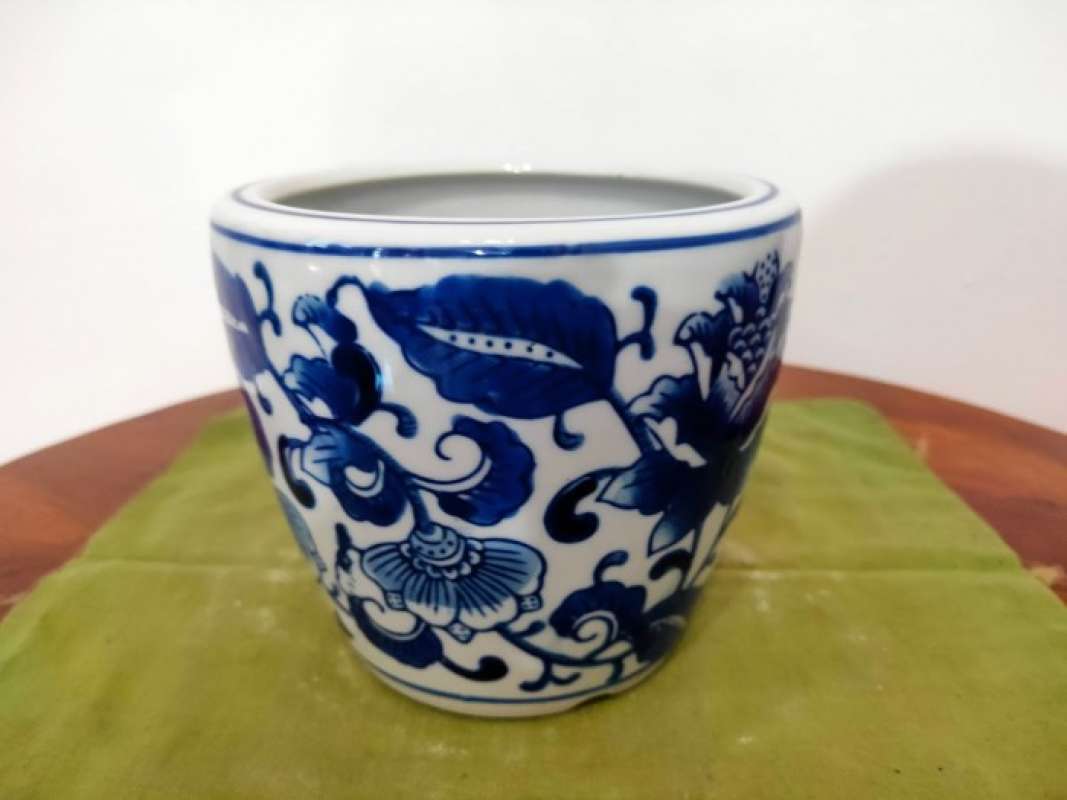 Promo Keramik Pajangan Pot Bunga Antik Bulat Tebal Daun Biru Kecil ...