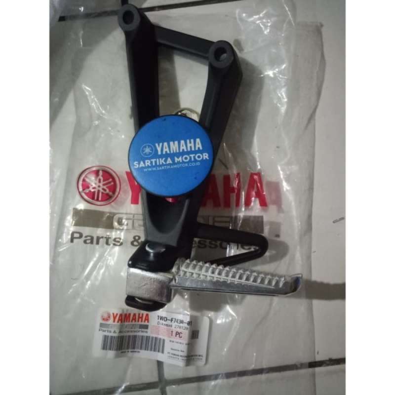 Promo Original Rear Footrest Assy 1 (footrest Kiri) Yamaha R25 Diskon ...