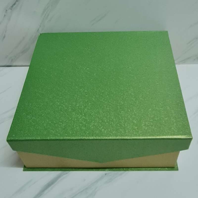 Promo Box Magnet Dasi 30x30x8cm / Kotak Kue Kering Hardbox Diskon 23% ...