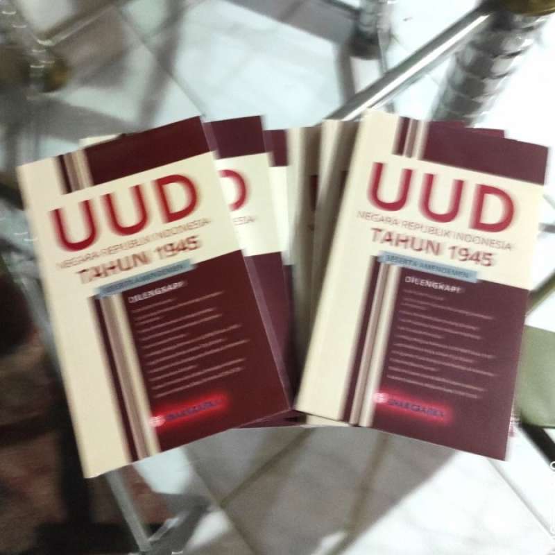 Jual Buku Uud Negara Republik Indonesia Tahun 1945 Beserta Amandemen ...