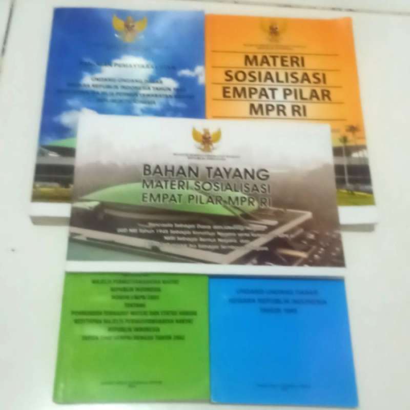Jual Paket I Set 5 Buku Materi Sosialisasi Empat Pilar Mpr Ri & Uud 1945 Di Seller Noelle ...