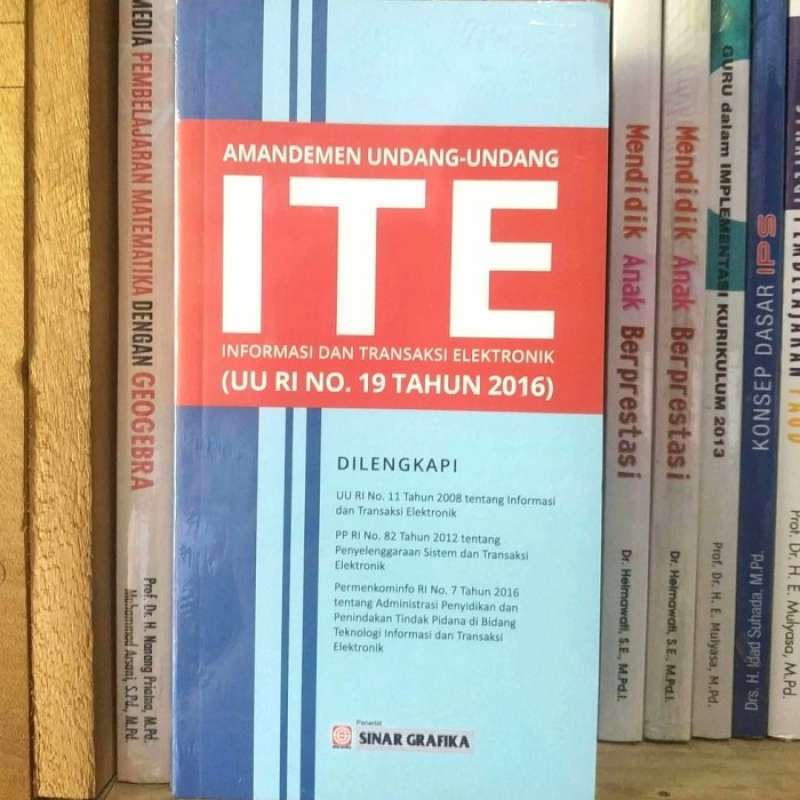 Jual Buku Amandemen Undang-undang Ite Informasi Dan Transaksi Elektronik Di Seller Owl Store ...