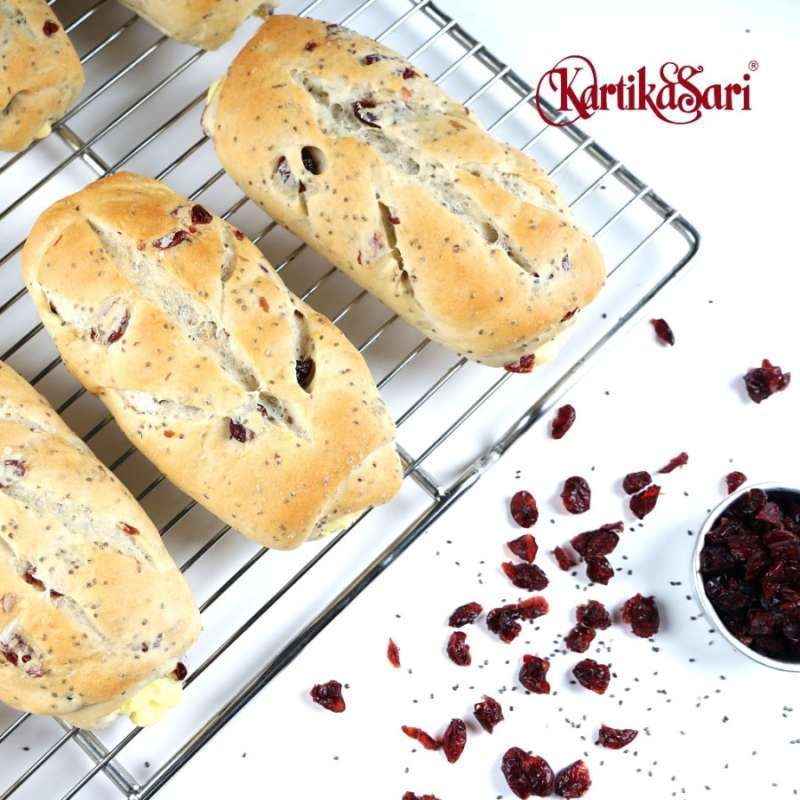 Jual Kartika Sari Roti Cranberry Cream Cheese Sourdough Bread, 145 Gram ...
