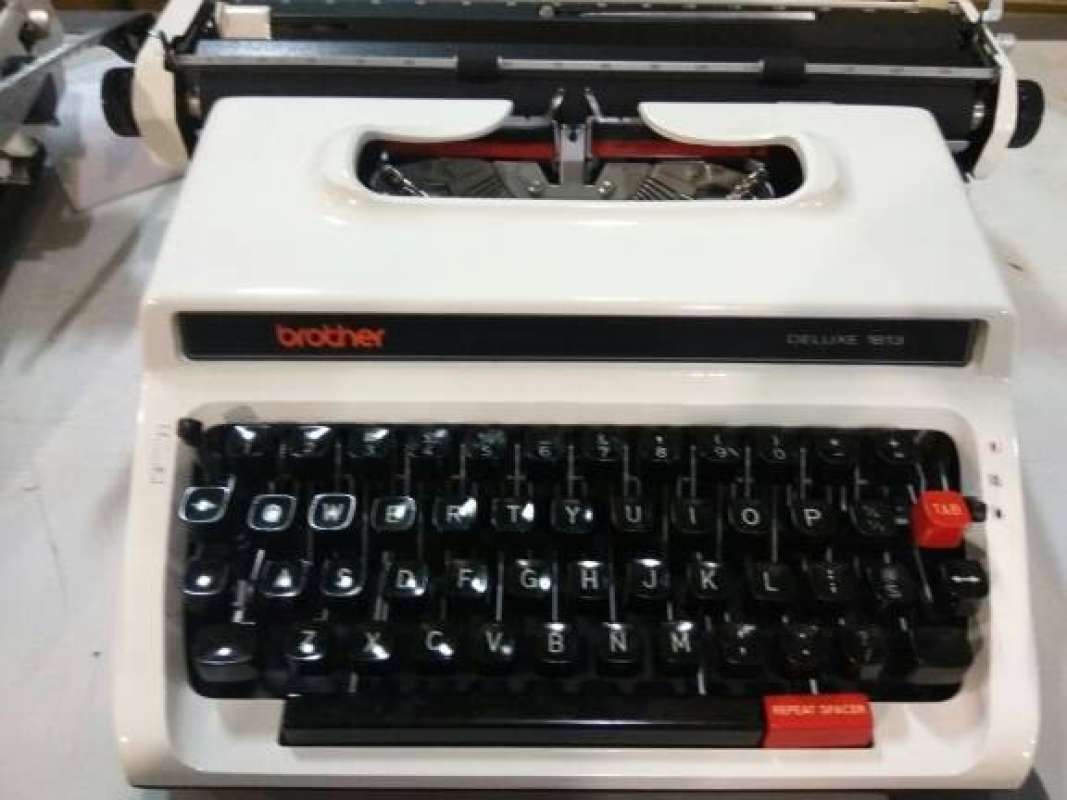 Promo 100% Produk Ori Mesin Tik Manual 13.brother Deluxe 1613,original ...