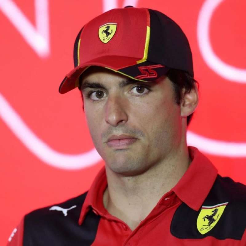 Jual Scuderia Ferrari F1 2023 Carlos Sainz Driver Cap. Topi Unisex Di ...