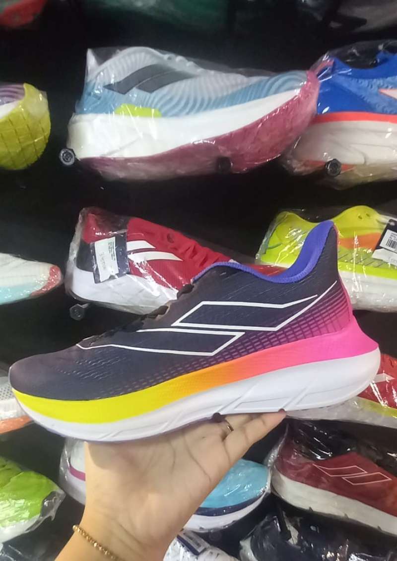 Jual Sepatu Running Mills Enermax Stream Original - Black/ Magenta ...