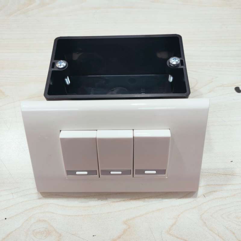 Jual Saklar 3 Gang 1 Way Panasonic Wide Series Set Ibdus Di Seller Shin ...