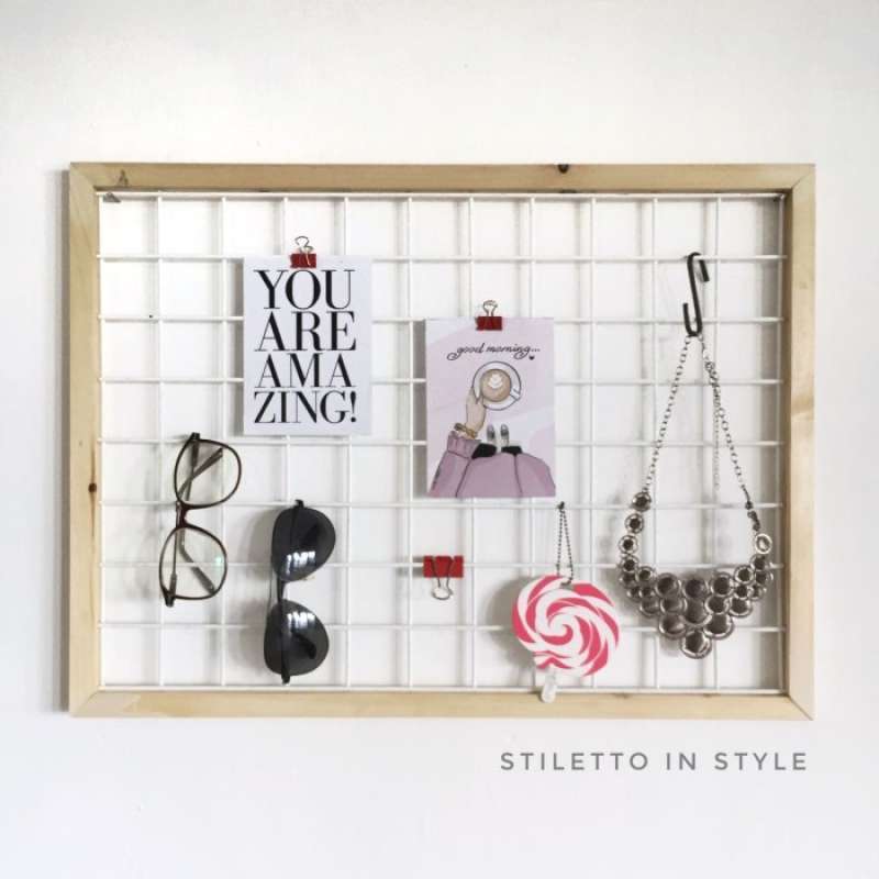 Promo Wiremesh / Mesh Board - Putih Frame Natural (kawat Anyam) Diskon ...