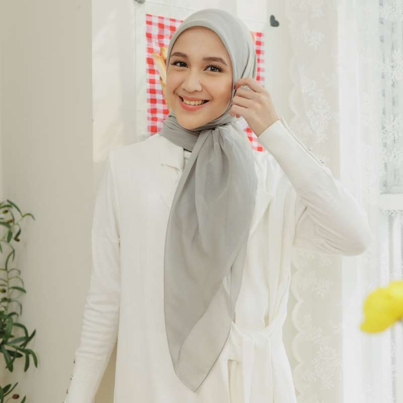 Promo Lozy Hijab - Paris Signature Lozy (hijab Paris Japan Exclusive ...