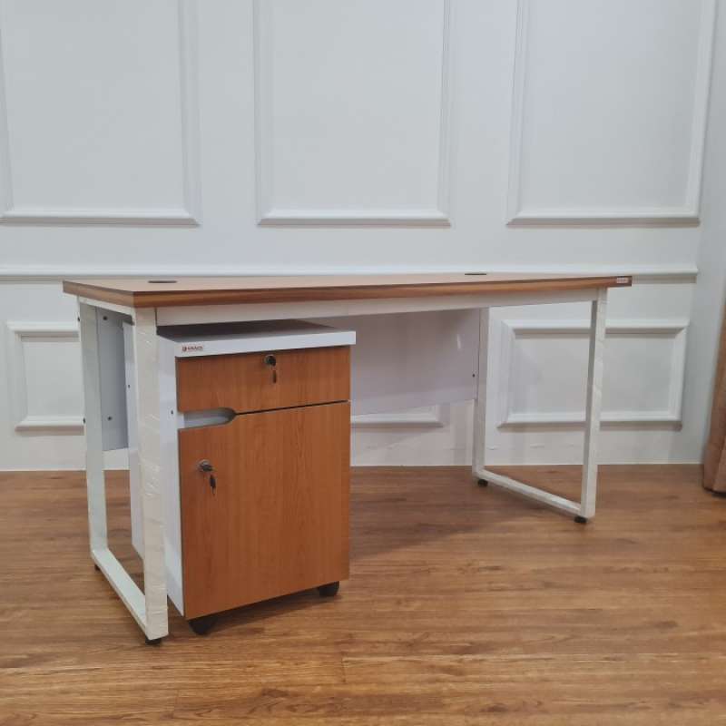 Promo Meja Kaki Besi Putih Laku Laris Dicari Meja Tulis Kantor 566 Baru - 568 Diskon 8% Di ...