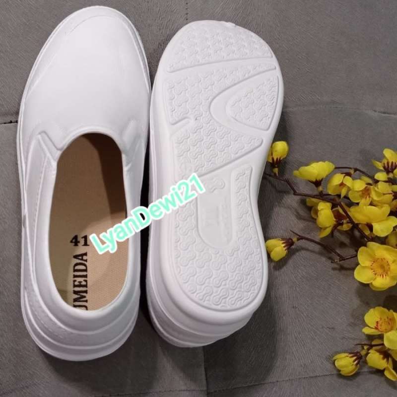 Jual Sepatu Karet Putih#sepatu Hygine#sepatu Karyawan - 38 Putih Di ...