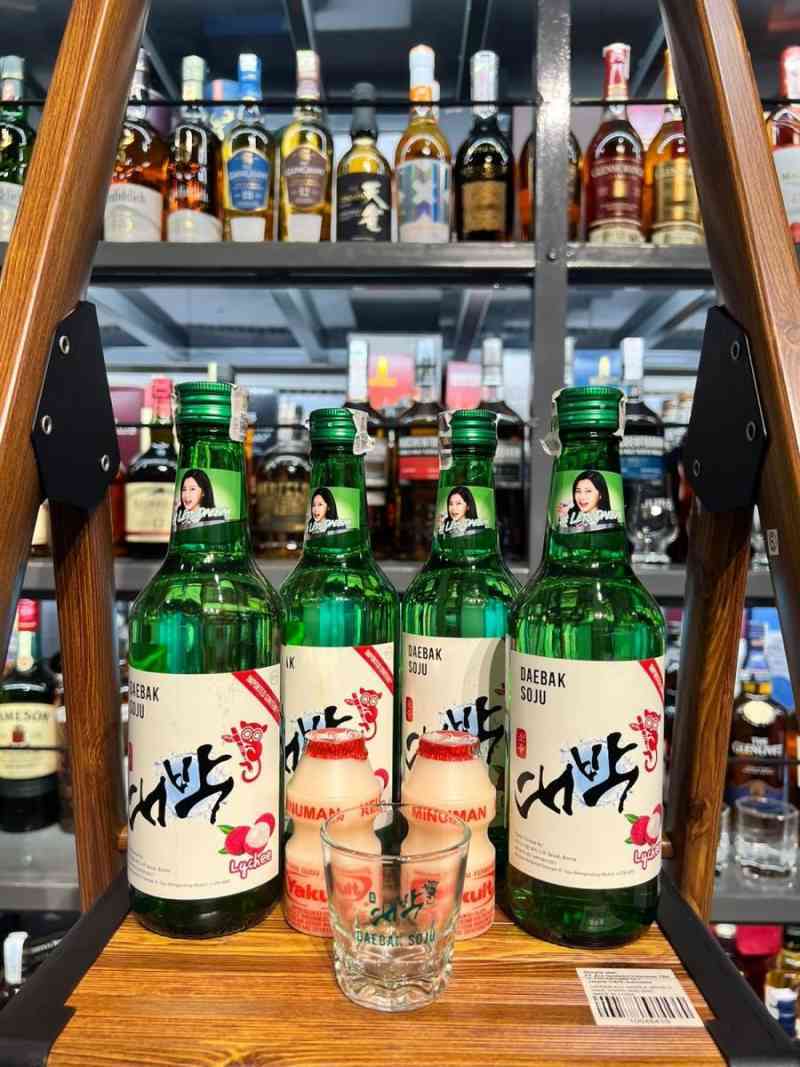 Jual 1 Paket 4 Botol Daebak Soju Lychee Free 1 Pc Sloki Dan 2 Pcs ...