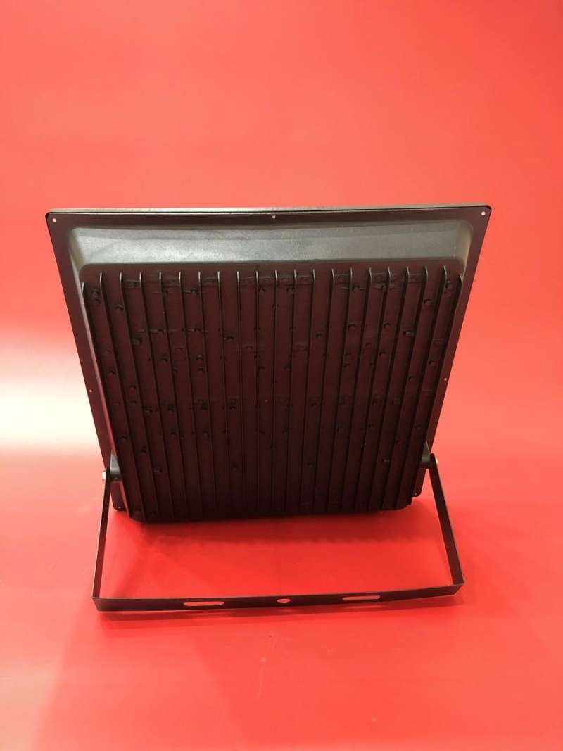 Jual Lampu Sorot Led Flood Light Ac 220v 300 Watt White Hemat Visicom ...