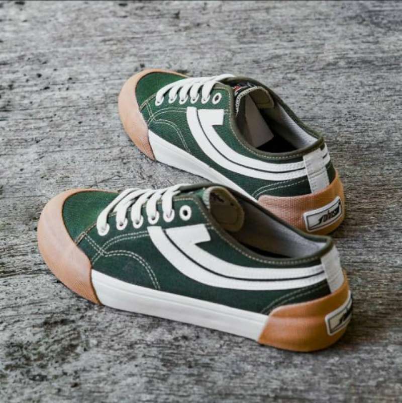 Jual Sepatu Sneakers Pria Johnson - Galaxy Pro Lowcut (lc) | Green - 44 ...