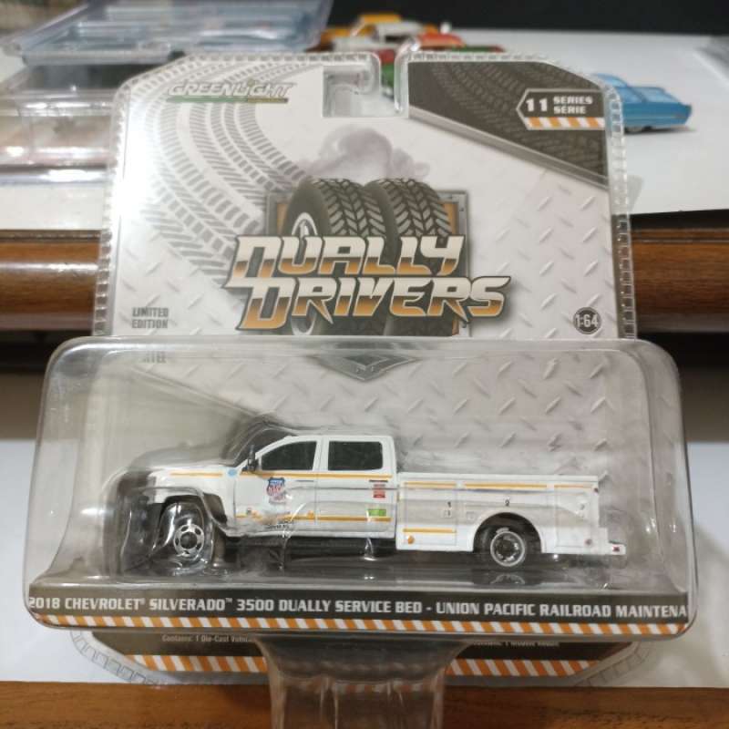 Promo GREENLIGHT DUALLY DRIVERS 3500 DUALLY SERVICE BED UNION PACIFIC ...