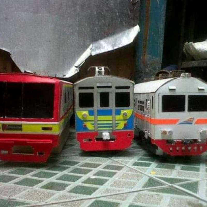 Promo miniatur krl miniatur commuter line papercarft kereta api mini ...