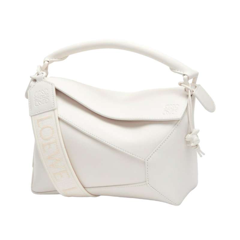 4 Cara Membedakan Tas Loewe Asli dan Palsu - Blibli Friends