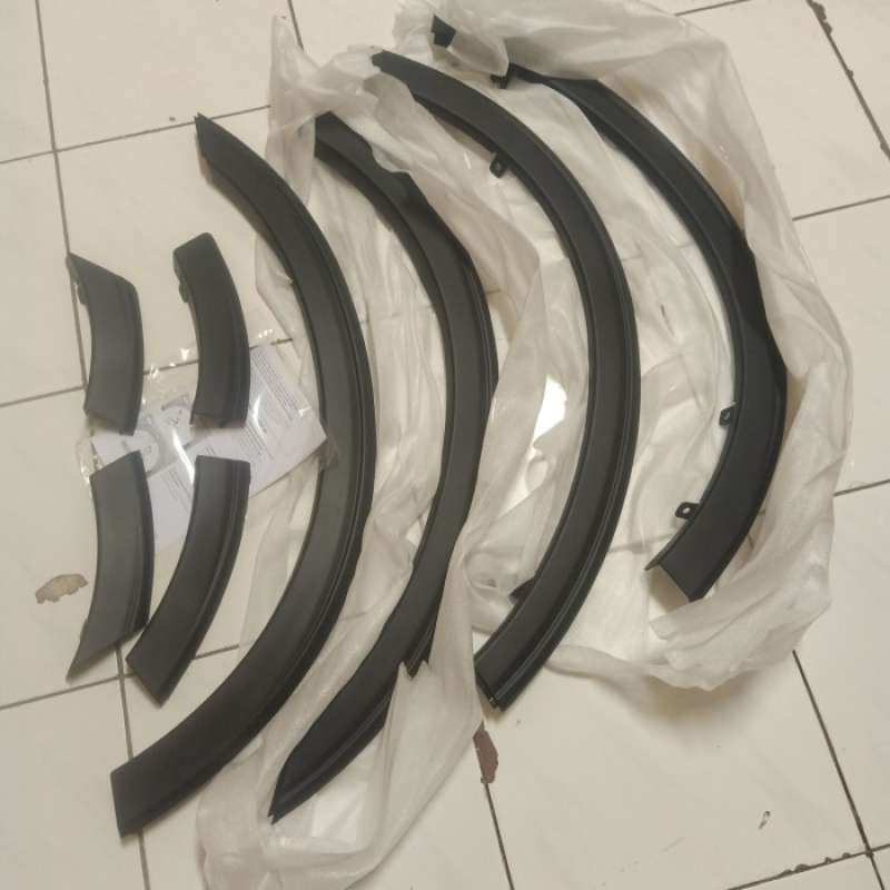 Promo Over fender Bodykit BODY KIT innova venturer facelift 2021 2022 ...