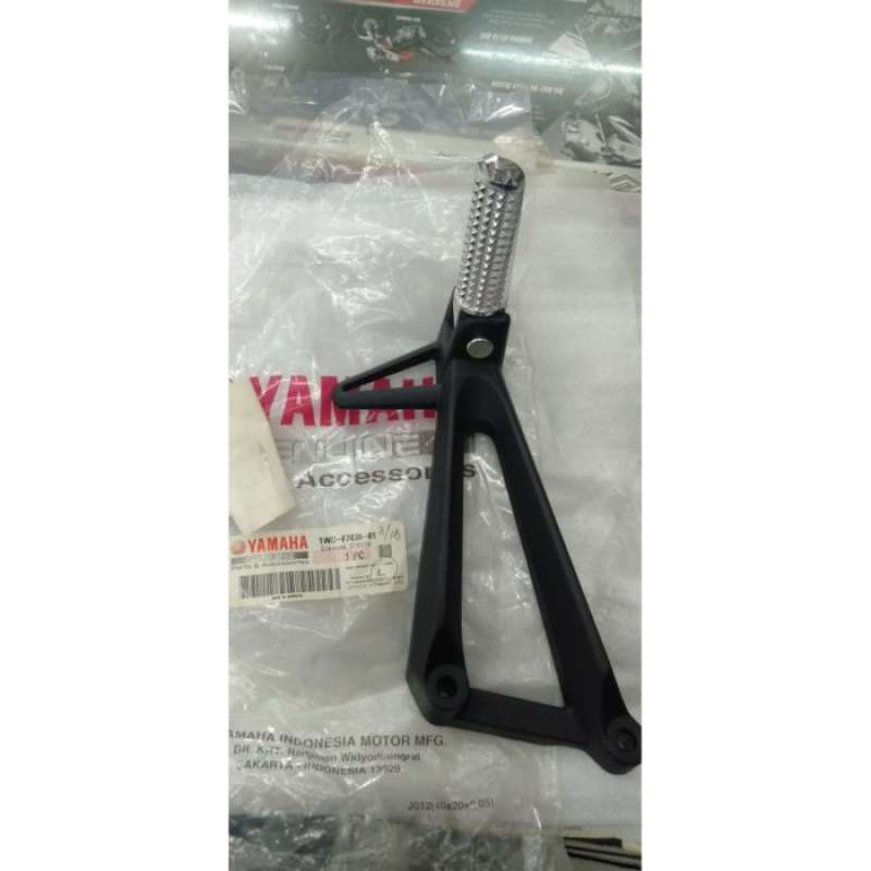 Promo Rear Footrest Assy 1/injekan Blkg Assy Kiri Yamaha Mt25 & R25 ...