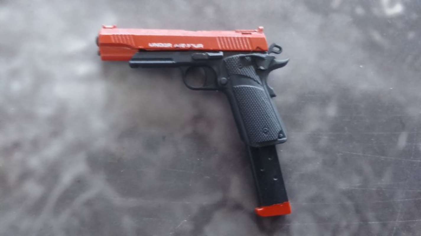 Promo Hot Toys Flagset Doomsday War Death Squad - K M1911 Pistol Diskon ...