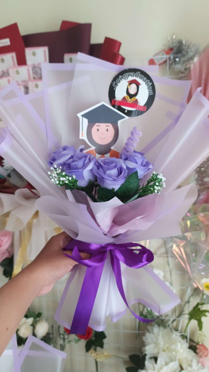 Jual Buket Bunga Wisuda di Seller Toko Samara - Gempolkurung, Kab ...