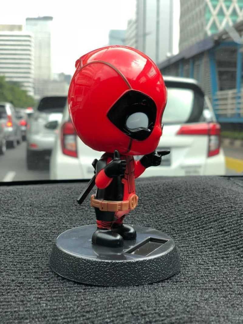 Promo BONEKA MOBIL KARAKTER DEAD POOL : GOYANG SENSOR CAHAYA MATAHARI ...