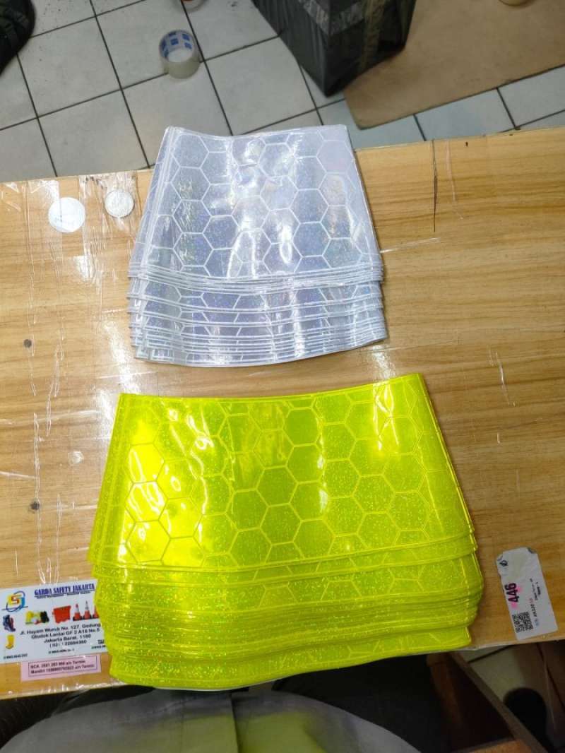 Promo STICKER REFLEKTIF TRAFFIC CONE DOUBLE KUNING SIER Diskon 23% di ...