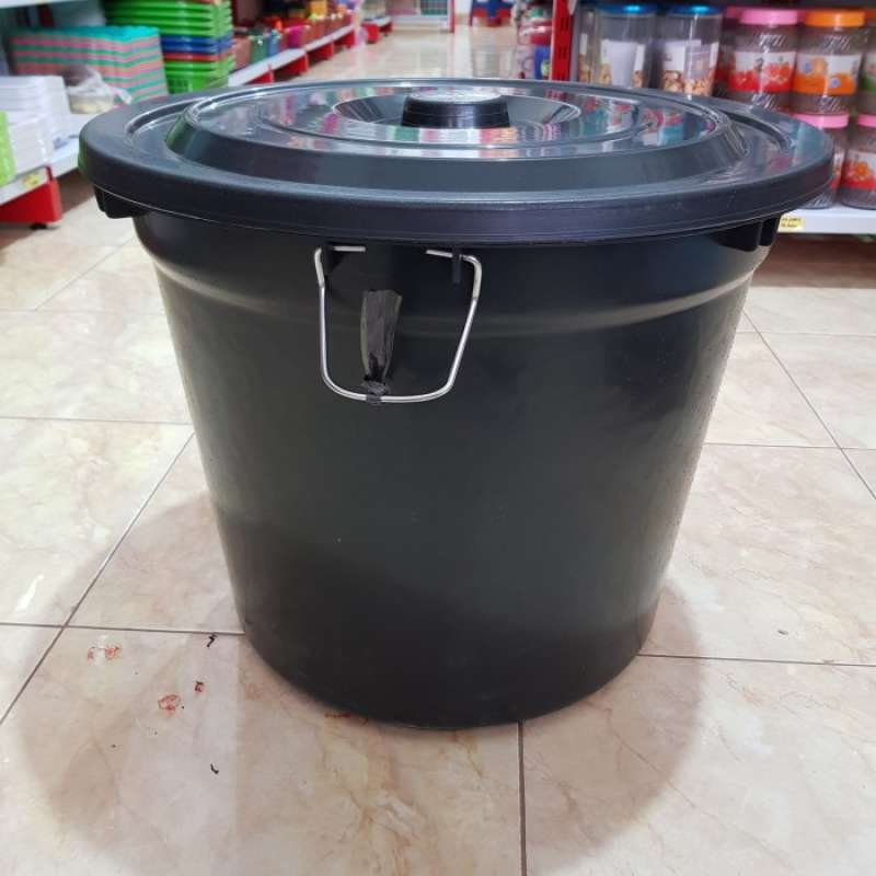 Jual Ember Tutup Plastik/ember 60 Liter Hitam Di Seller Nona-ceria ...