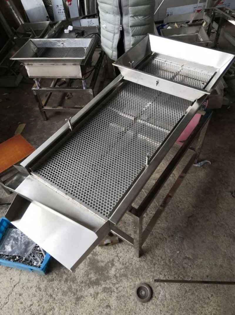 Jual Small Linear Screen Vibrating Screen Particle Classification Dua ... Jual Small Linear Screen Vibrating Screen Particle Classification Dua ...