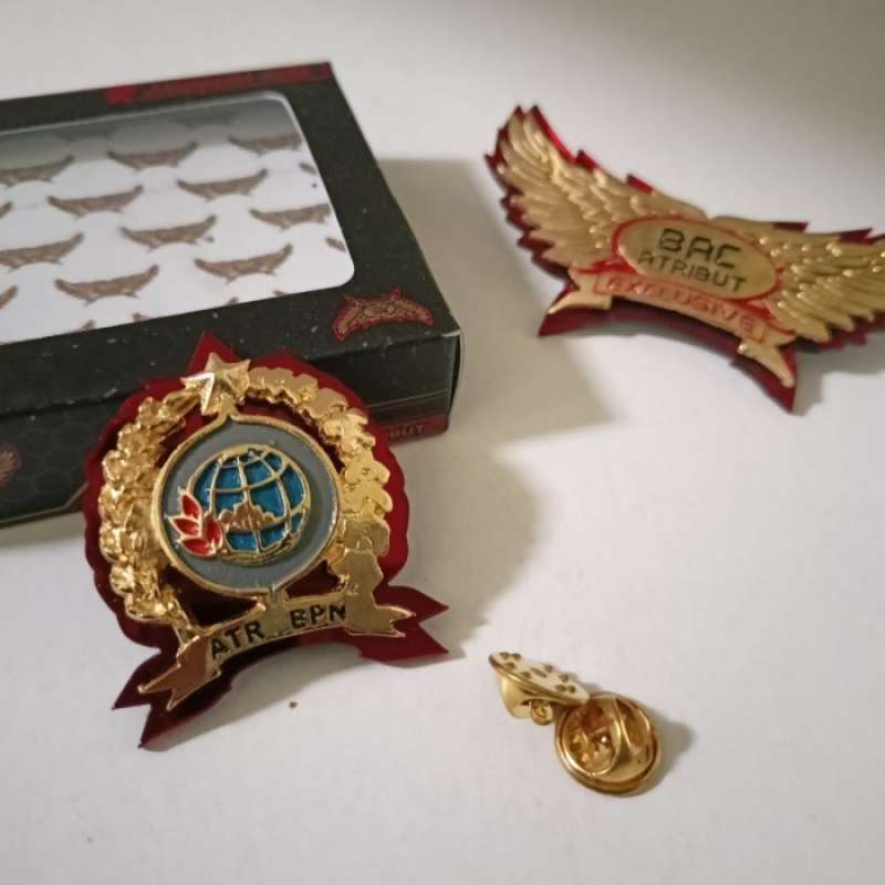 Jual Pin Eselon Atr Bpn Cat Abu - Magnet Di Seller Velvet Store ...