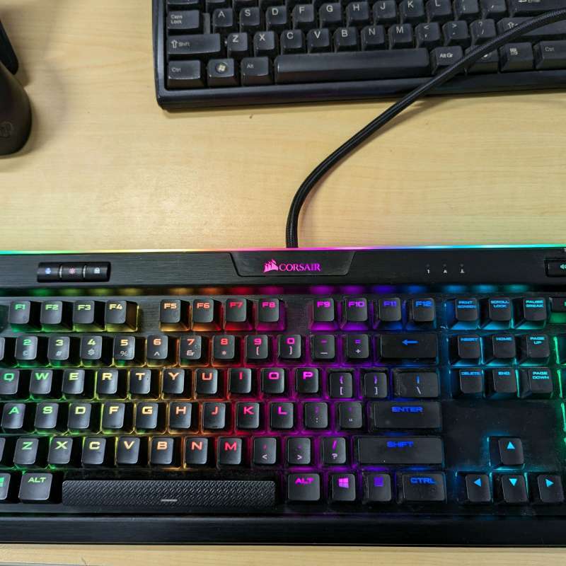 Jual Keyboard Corsair K95 Platinum Brown Key Terawat Jarang Di Pakai ...