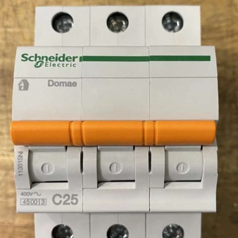 Jual Mcb Schneider Domae 3p 25a Schneider Original 3 Phase Di Seller Aghanim - Cengkareng Timur ...