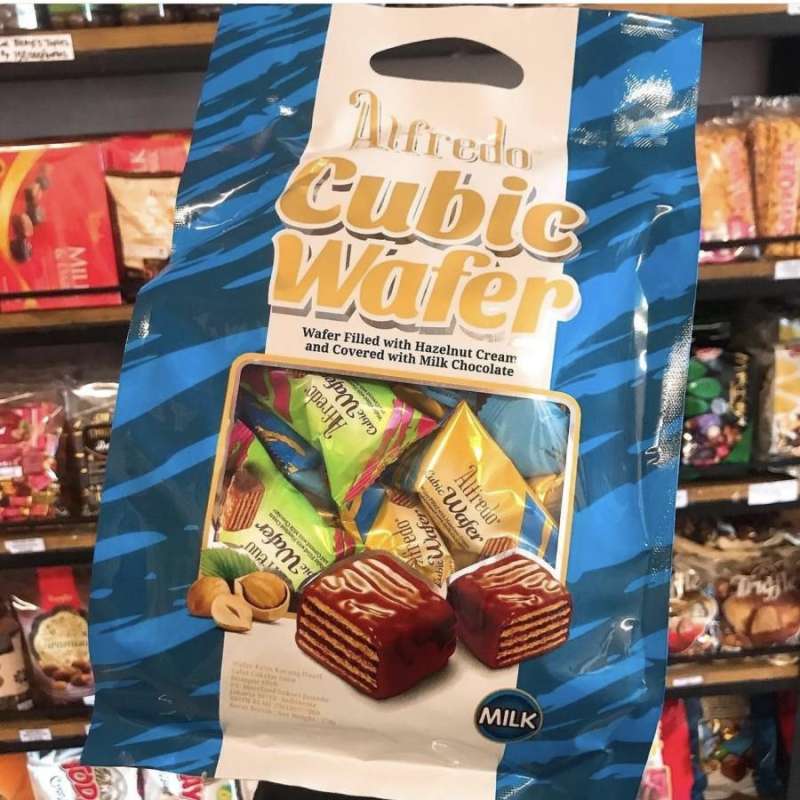 Jual Alfredo Cubic Wafer 270g Wafer Filled With Halzenut Cream ...